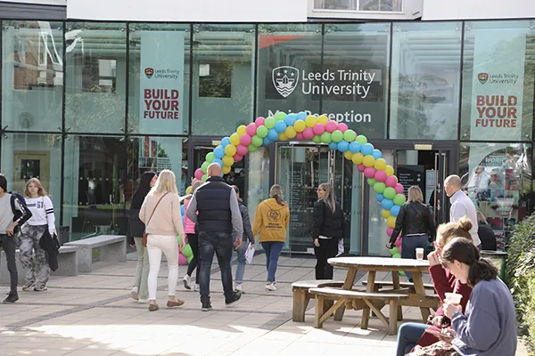 Home - Leeds Trinity University